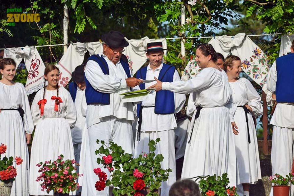 Zapovjedi pod Lipom – Selo.hr