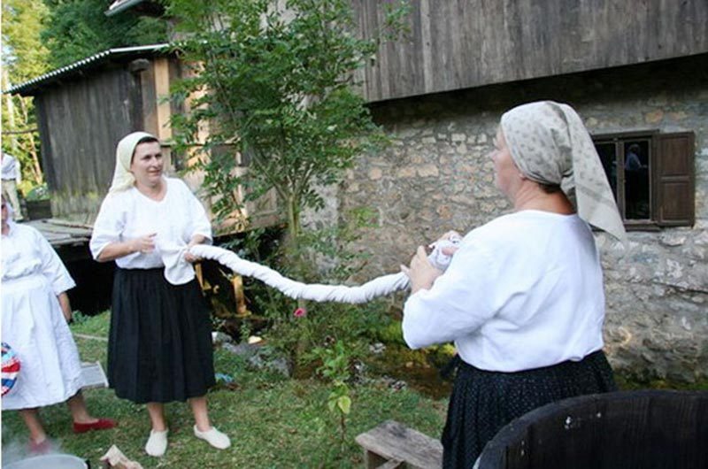 Pralje, Lavandijere, Lavandare, Lavađerice – Selo.hr